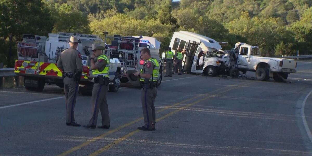 NTSB to begin probe of Texas bus-truck crash that killed 13 NTSB to begin probe of Texas bus-truck crash that killed 13